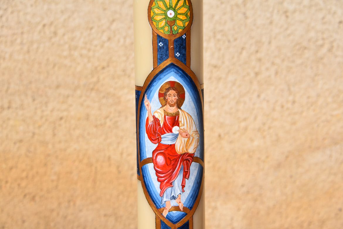 Le cierge pascal, lumière du Christ - Paroisse Saint Augustin en Beaujolais